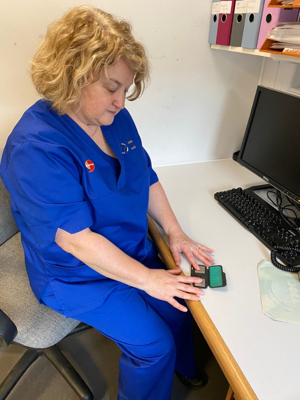 NHS charity buys 50 mobile devices for heart patients - Hywel Dda ...